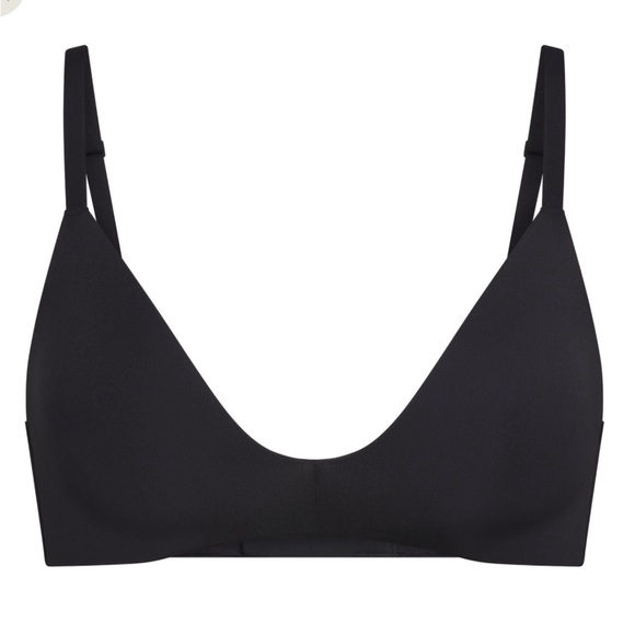 SKIMS | Intimates & Sleepwear | Skims Wireless Form Lightly Lined Bra ...